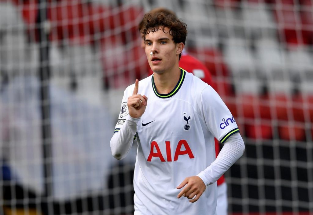 Tottenham U21 star Yago Santiago deserves his long-awaited opportunity