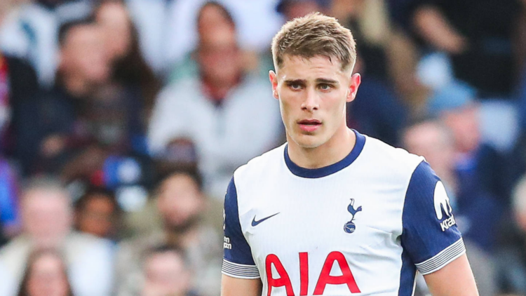 Glenn Hoddle spots van de Ven injury 'worry' after Tottenham win v AZ ...